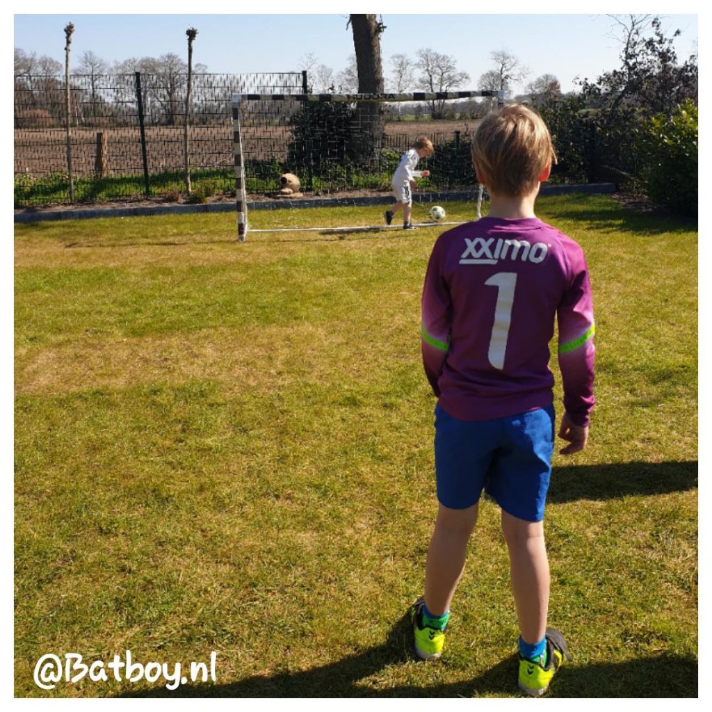 Voetbal spelletjes voor buiten die je samen of alleen kunt doen | Batboy