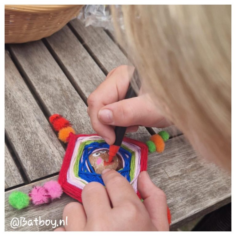 Kastanje knutselidee | Vrolijke bloemen van kastanjes | Batboy